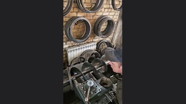 Транспортер секционный шнековый. Гибка перьев. Видео с завода "А-Строй"