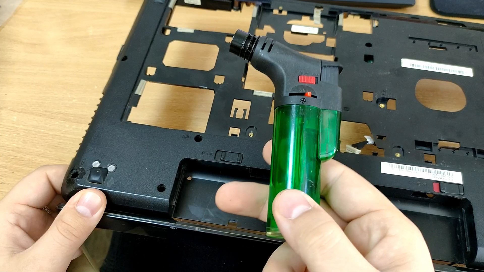 Ремонт петель ноутбука Lenovo G580 пособие для pукoжoпoв))