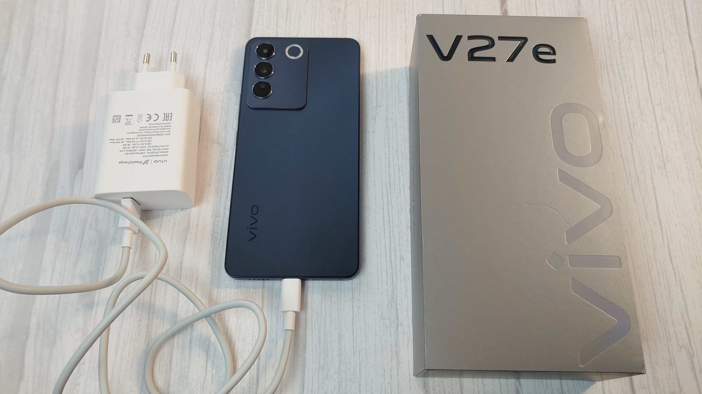 За сколько зарядится Vivo V27e