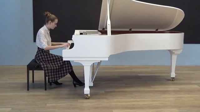 Среди долины ровныя