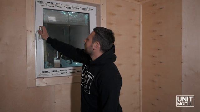 Дачный блок-контейнер с отделкой фанерой от компании ЮнитМодуль