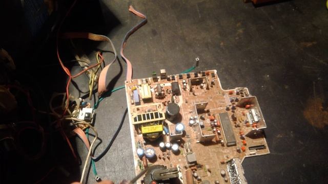 Разбор телевизора Самсунг 2000 года.mp4