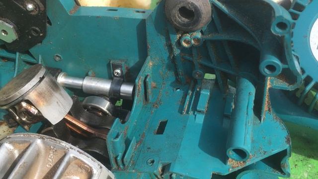 Замена маслонасоса на бензопила Макита