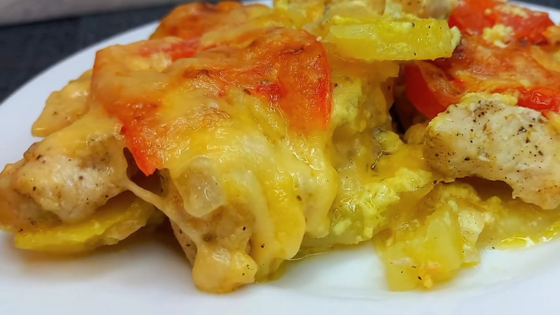 Курица по- двински, вкусненькая запеканка с картошкой и курицей