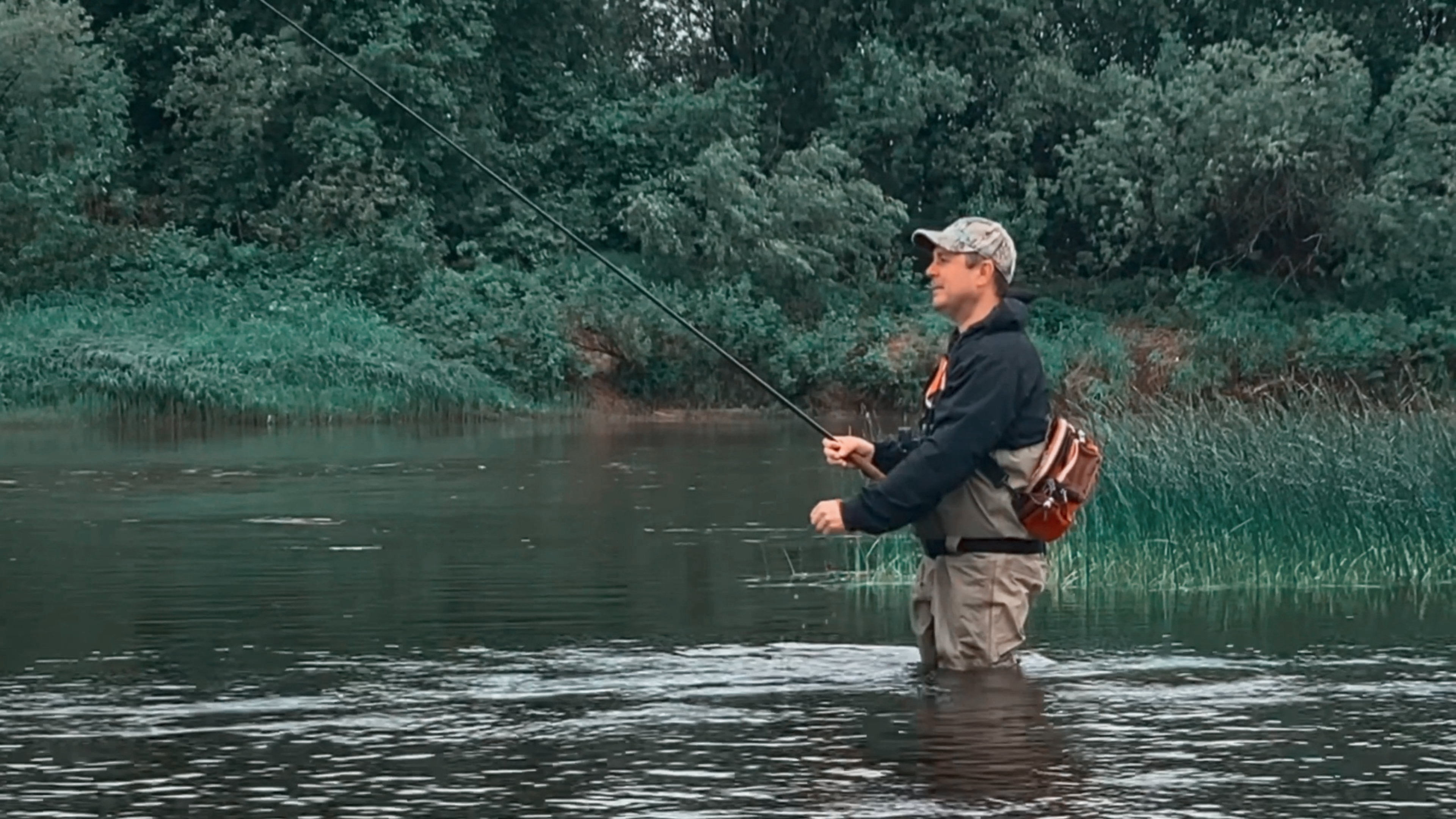 ПОЙМАН 河鳟 НА 飞