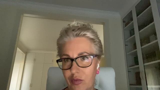 Elena Ponomarova at the Conference on Milosevic