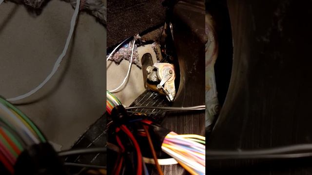 Что делать, если отломалась резьбовая часть  штока краника отопителя.