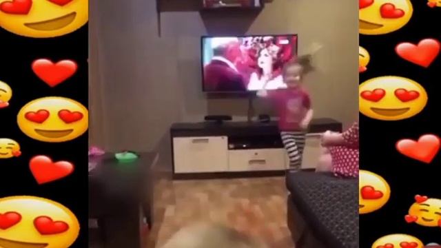 Вечер в среднестатистической российской семье.