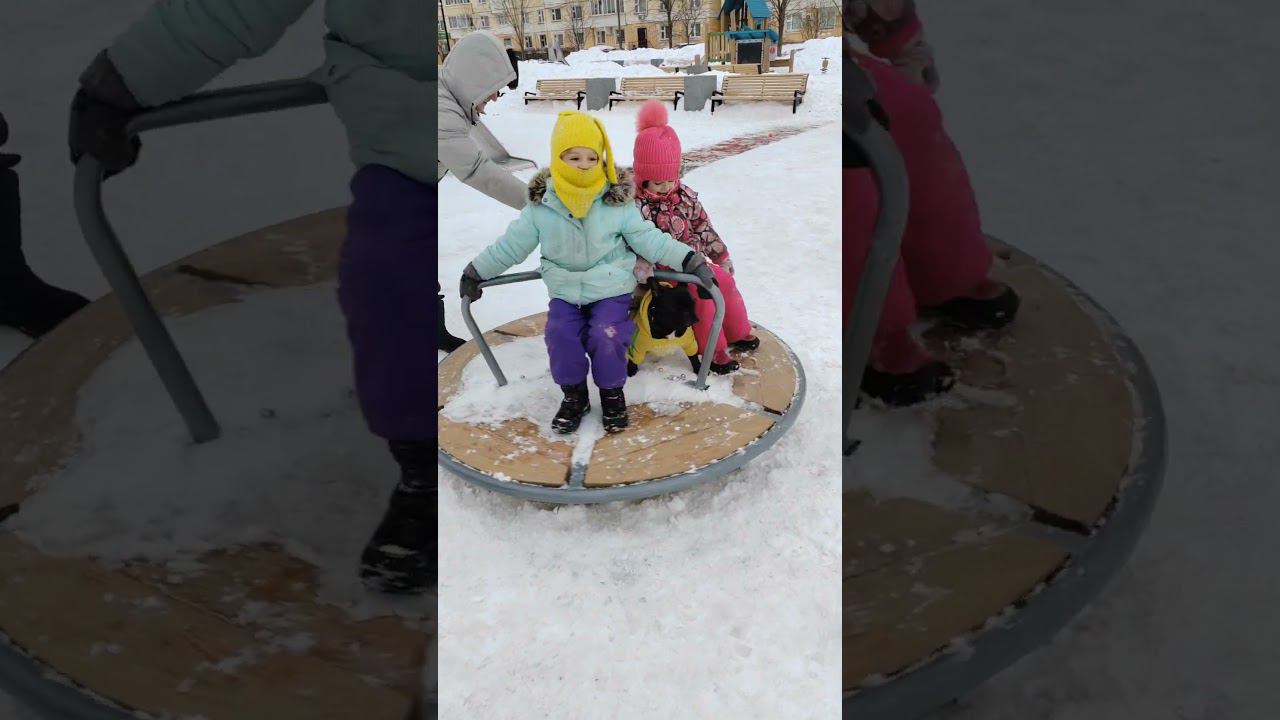 #всейсемьей #карусель #винтик #ксюшаимаша #зима #зимниезабавы #французскийбульдог #frenchbuldog