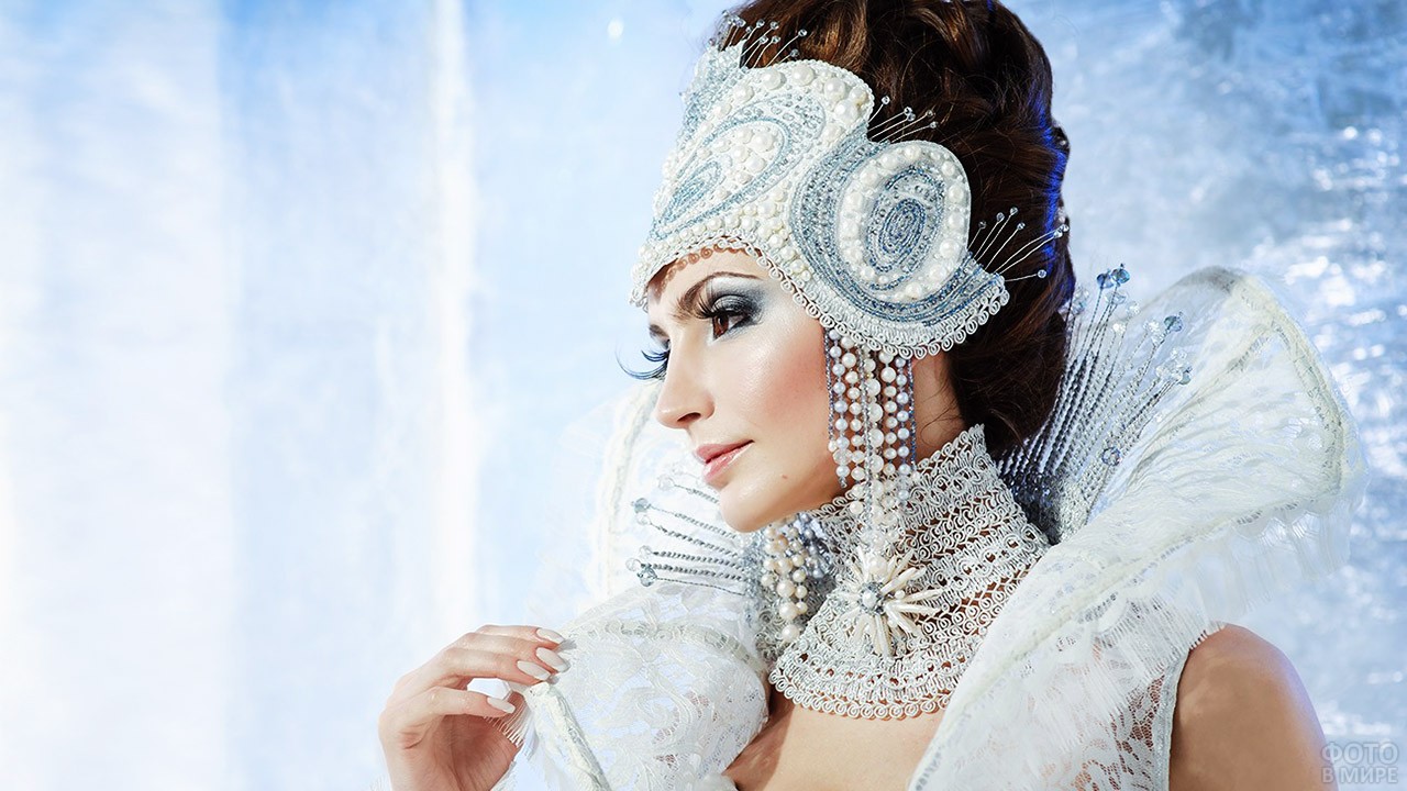 Снежная Королева. От зеркала кусочек отломился . Стихи.  Автор  текста Лилия Каренко.