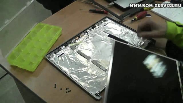 Разборка экрана и снятие матрицы ноутбука ASUS F3T