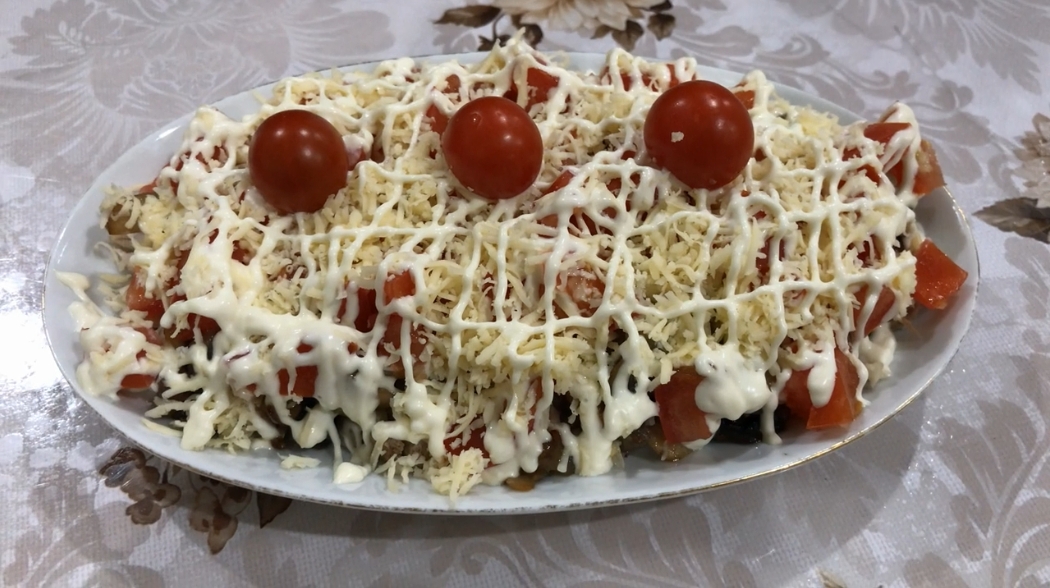 Этого салата всегда мало ! САЛАТ Мясо по -Француски.