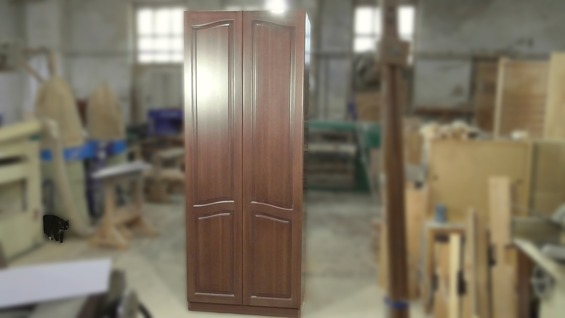 Видеообзор - кедровый платяной тонированный шкаф