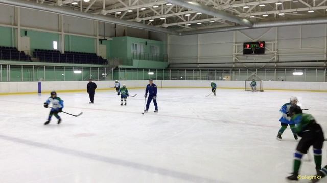 "Поиграл" в хоккей с детьми в Нефтекамске. 28 апреля 2015 г.