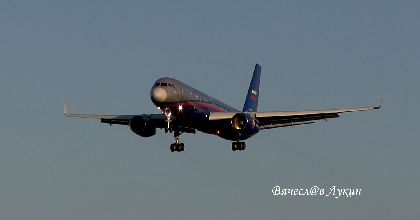 Ту-214ОН RF-64525 Тренировочный полёт