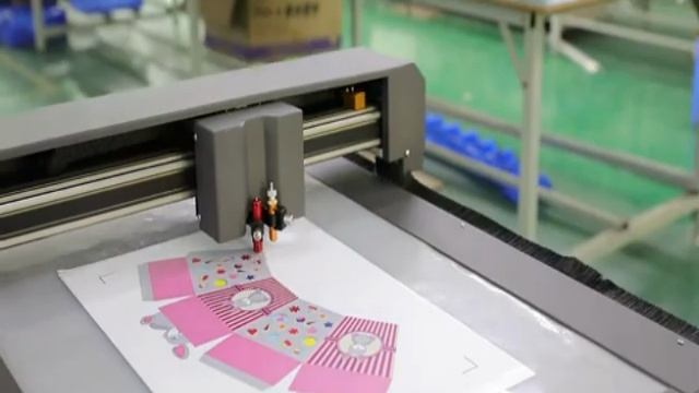 Видео работы режущего плоттера Sunfung SF-4560 и SF-9060