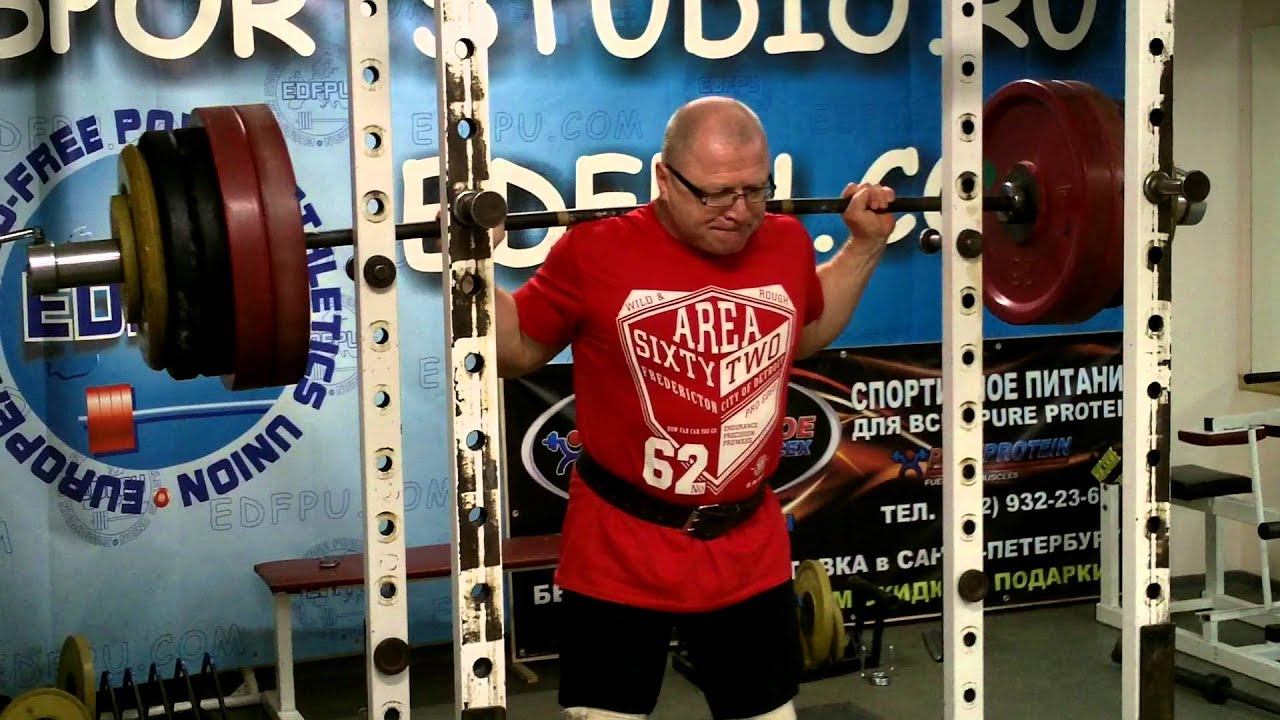 Приседания в 60 лет. Спортстудия