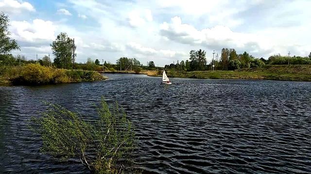 Белеет парус одинокий