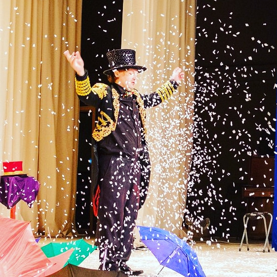 Бэкстэйдж подготовки уличного мероприятия в пансионате Зелёный Бор