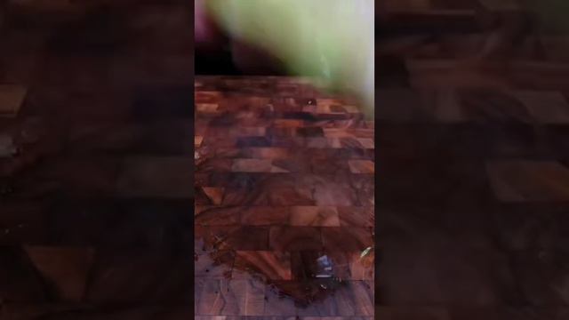 Жаренная мясо в капусте.