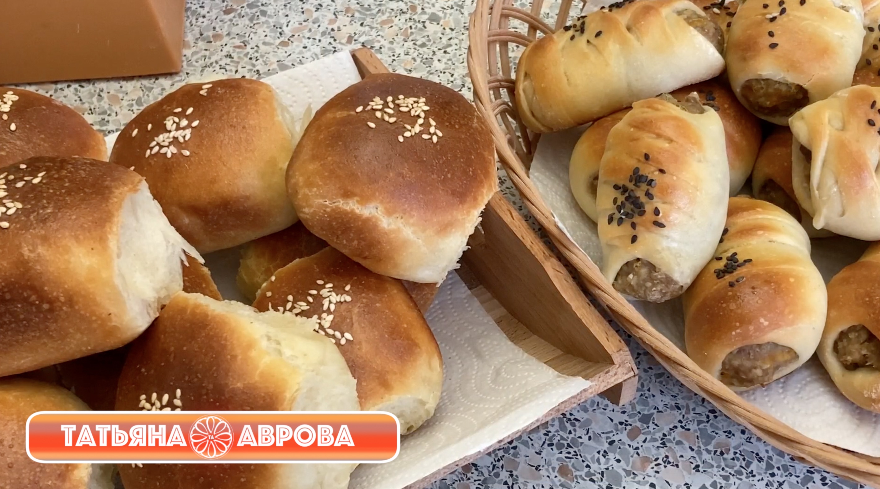 Вкуснейшая выпечка из дрожжевого теста. Хватило и на котлеты в тесте, и на булочки