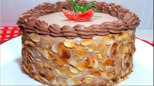 Самый вкусный шоколадный торт с вишнями и кремом. Рецепт шоколадного бисквита.