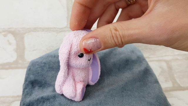 Фигурка Розовый кролик из полимерной глины. Подарочная настольная статуэтка ручной работы AnneAlArt