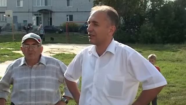 Мэр города Кузнецка Сергей Златогорский пообщался с жителями. Август 2012 год.