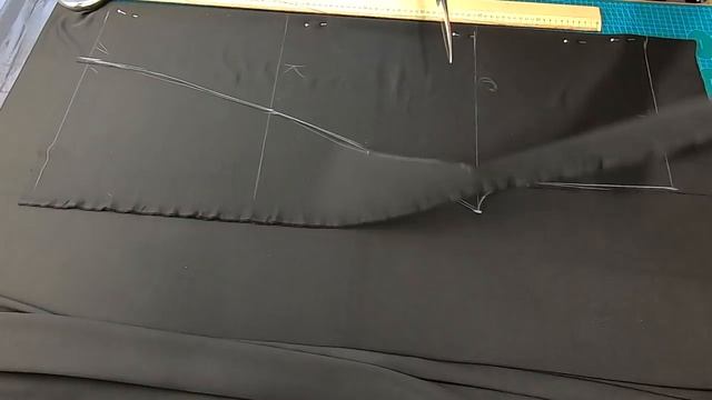 Как сшить леггинсы за 20 минут на любой размер. Раскрой сразу на ткани.mp4