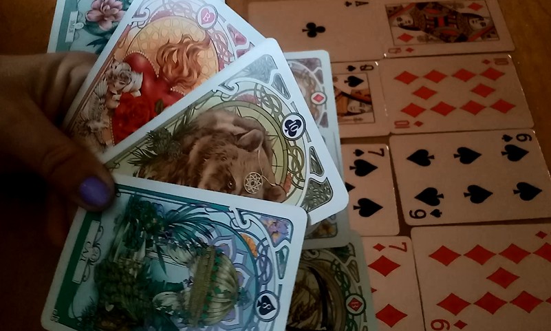 Избавляетесь от кого-то в своем окружении: гадание на 30 мая