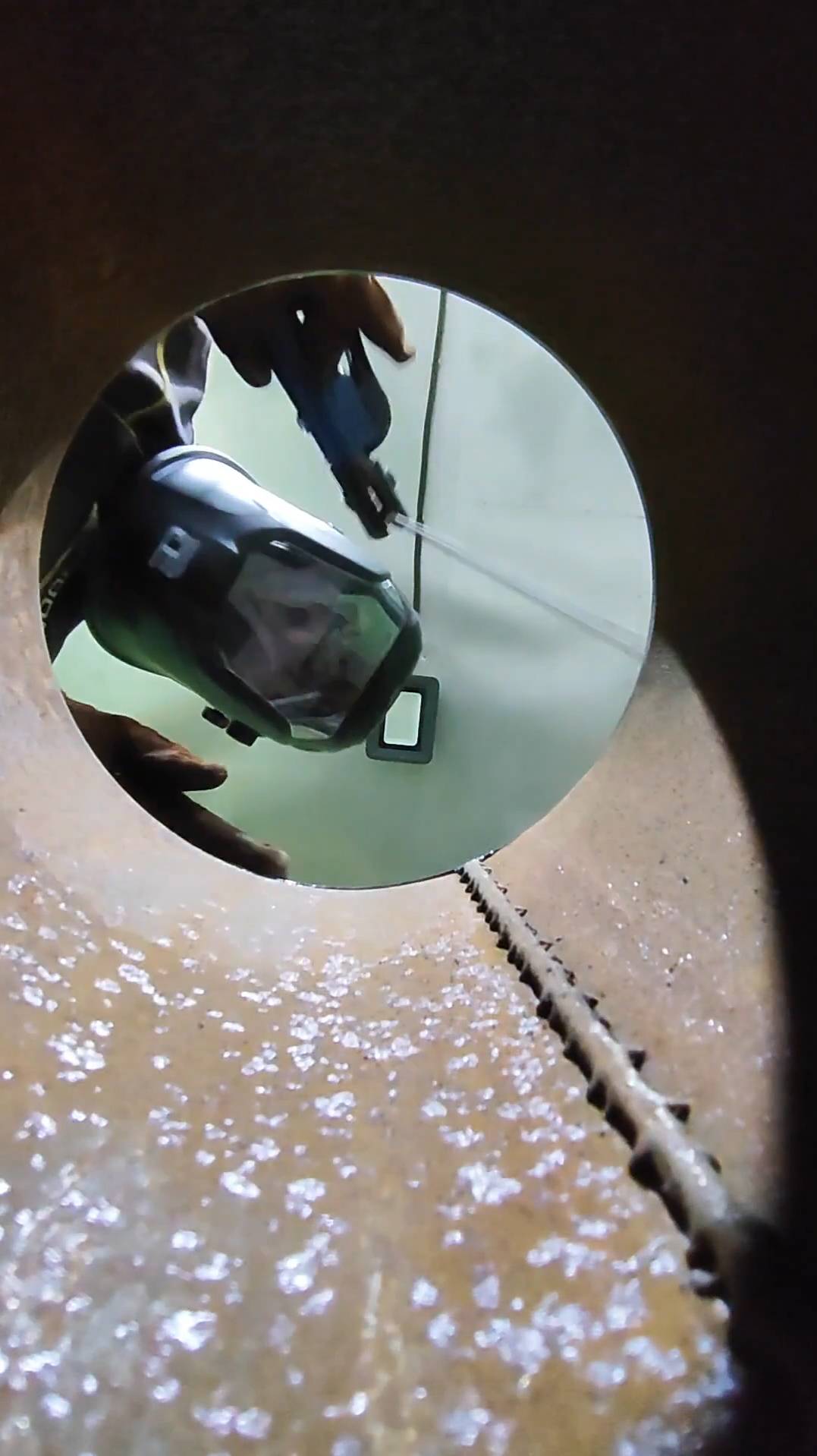 Сварщик танцует под енота pedro welding shorts