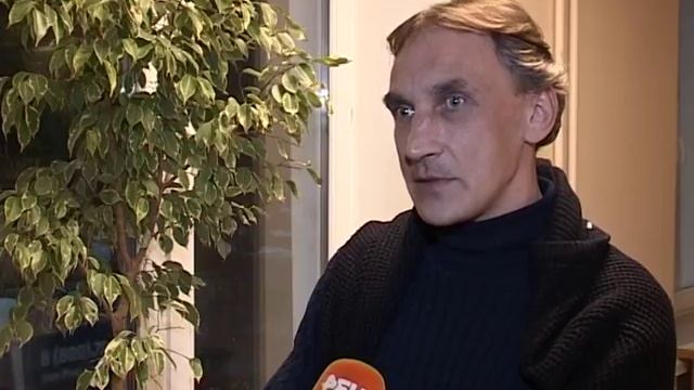 Сюжет о гастролях Камерного театра в Орле со спектаклем "Пиковая дама"