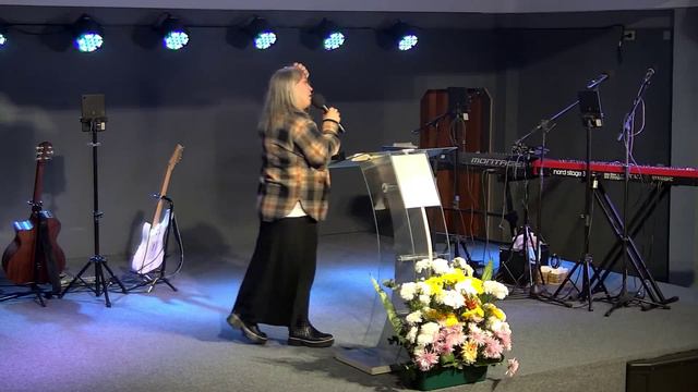 Evangélica Pentecostal. Buscando consejo en la Palabra de Dios. 12-05-2024