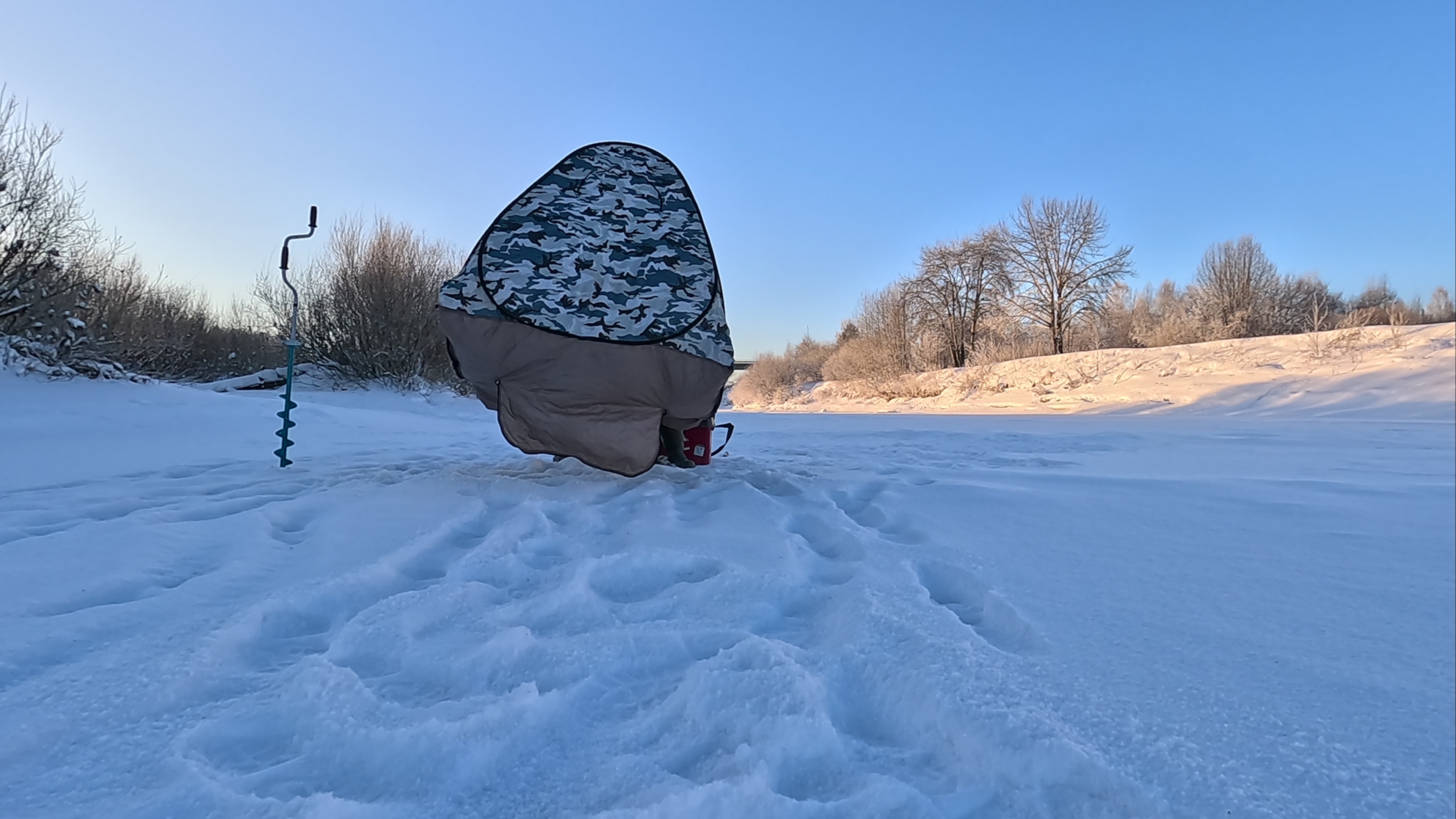 ПЕРВЫЙ УЛОВ РЫБАЛКА В -30С С НОВЫМ ГОДОМ 2024