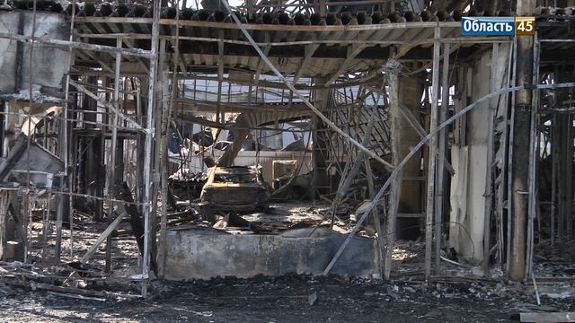 В Кургане выясняют, из-за чего ночью сгорел автосалон