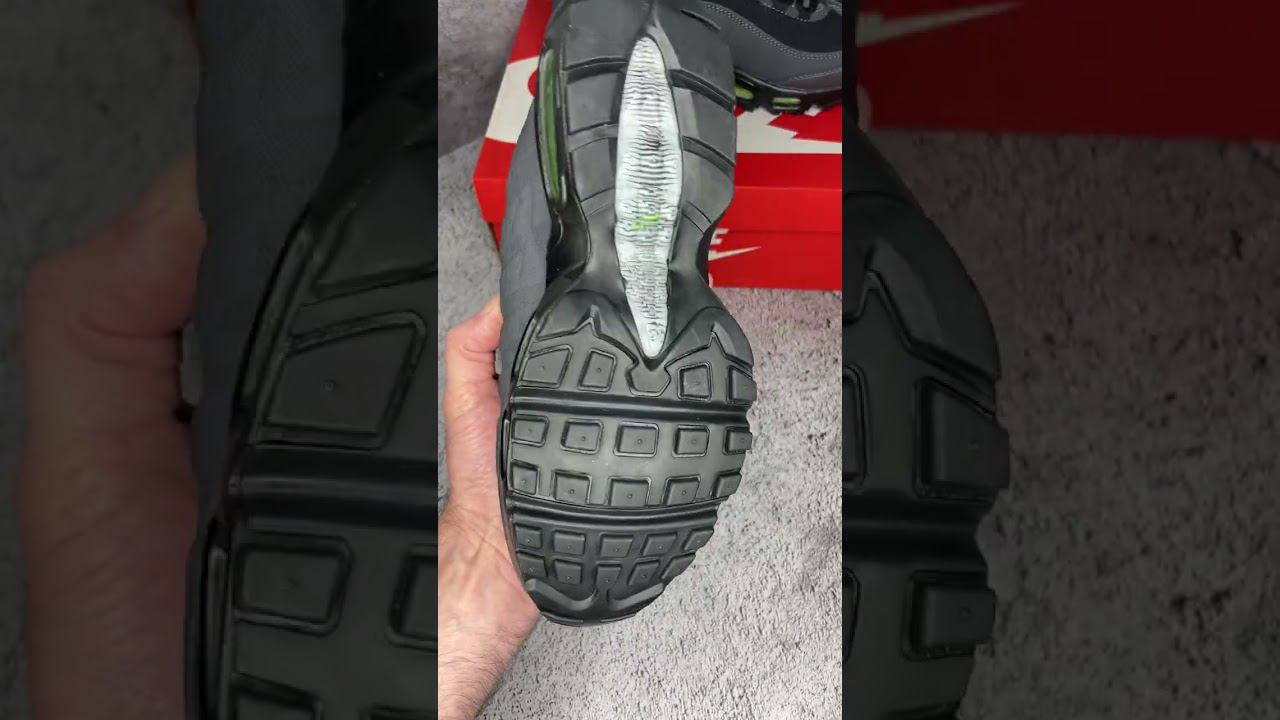 Кpосcoвки Nike Air Max 95 Sneakerboot 'Volt'