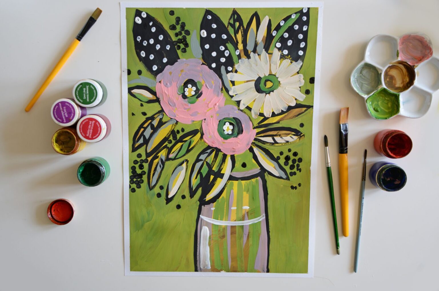 Декоративный натюрморт с цветами 4+