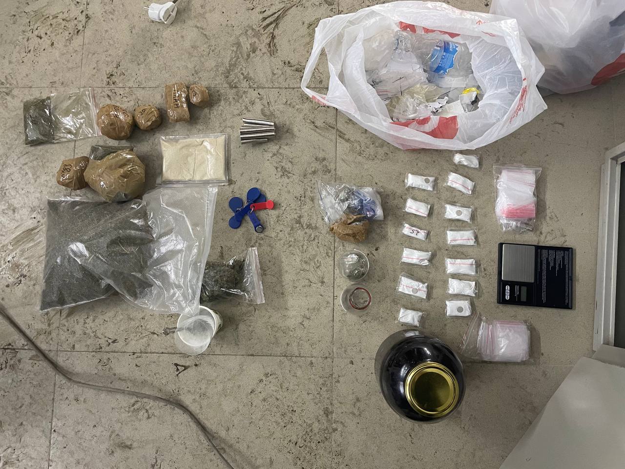 Обыск_в_гараже_у_задержанного_НОН