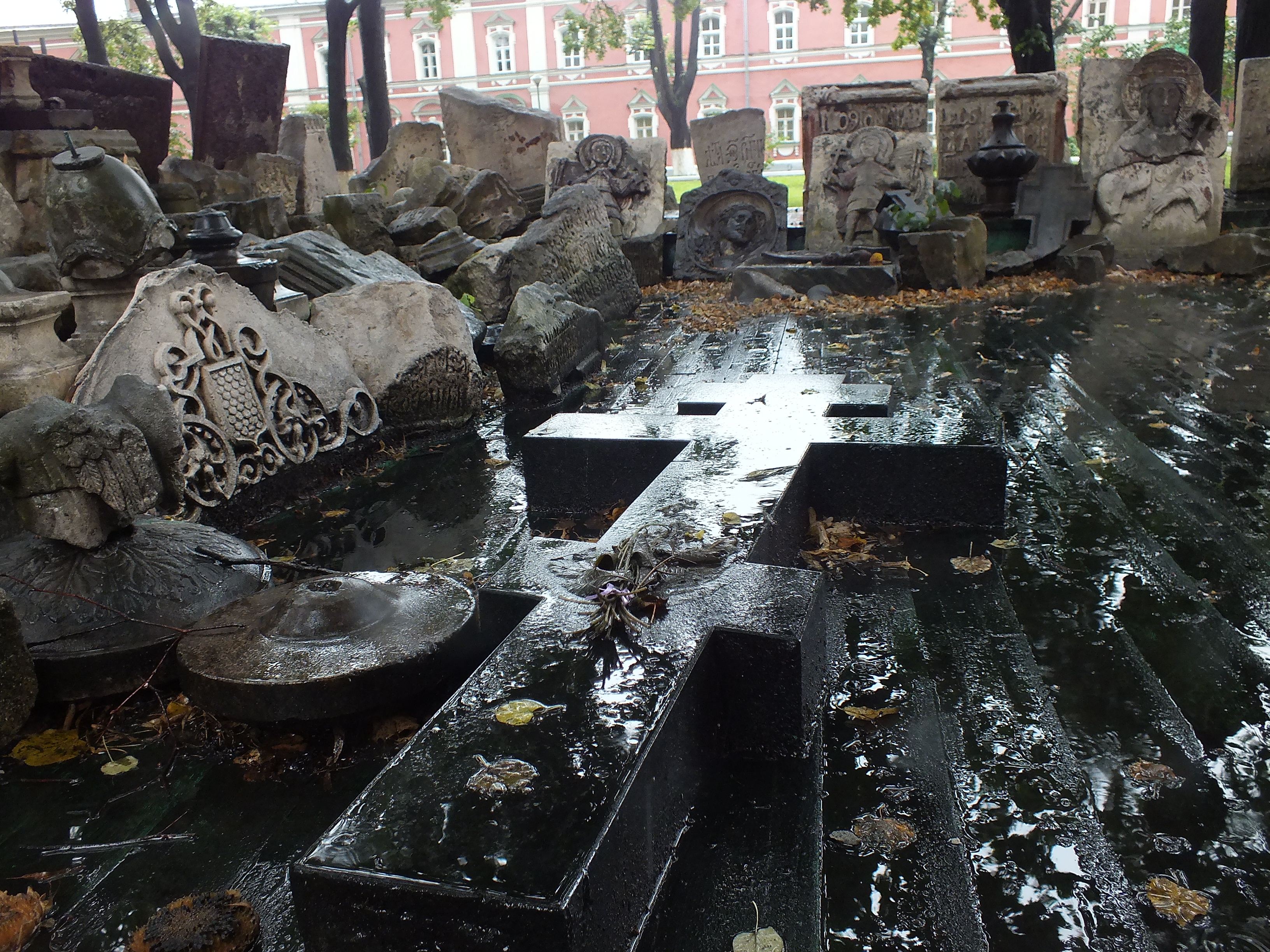 Древние камни Москвы