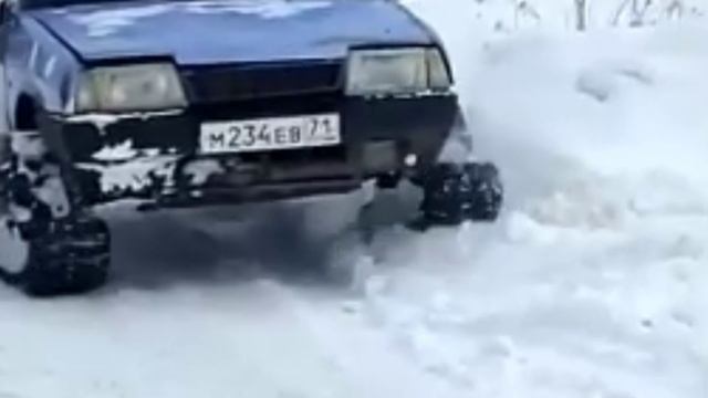 ВАЗ-2109 на гусеницах / MOTUX