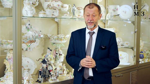 Открытое хранение фарфора. Портной на козле