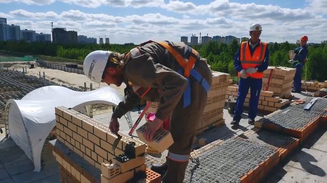 Конкурс «Славим человека труда!» УРФО - Лучший каменщик!.mp4