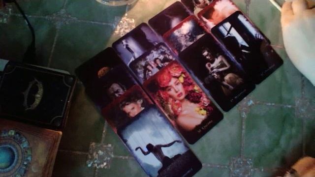 Треугольные отношения. Магичит ли соперница или магия в роду?