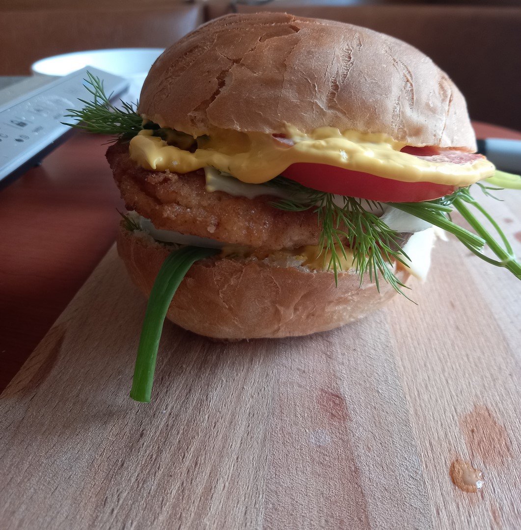 ГамбУргер с котлетой.mp4