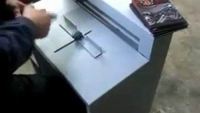 Штриховально-обжимная машина Bemini JF-01