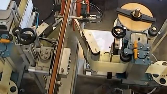 Этикетировка стеклянных ампул-(720p25).webm