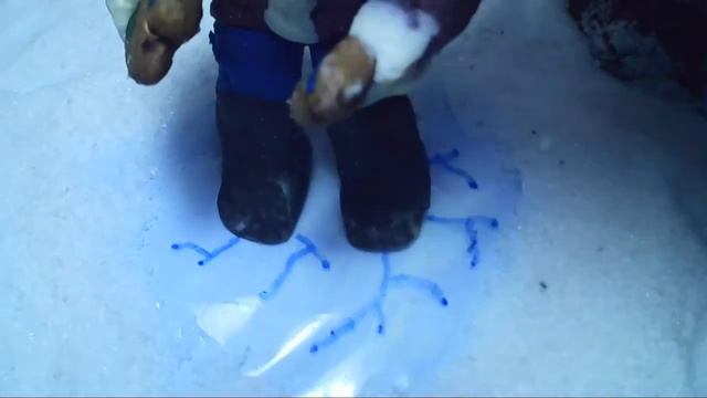 Кому зимой жарко