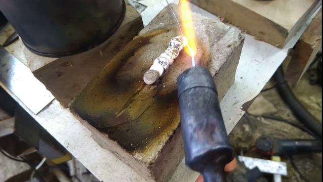 Дубовая солонка с инкрустацией латунью и серебром. Вторая часть.