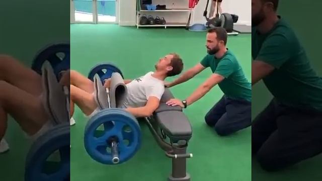 В.И.Иванов. Наблюдение за ведущими теннисистами. Применение силы дает увеличение силы...