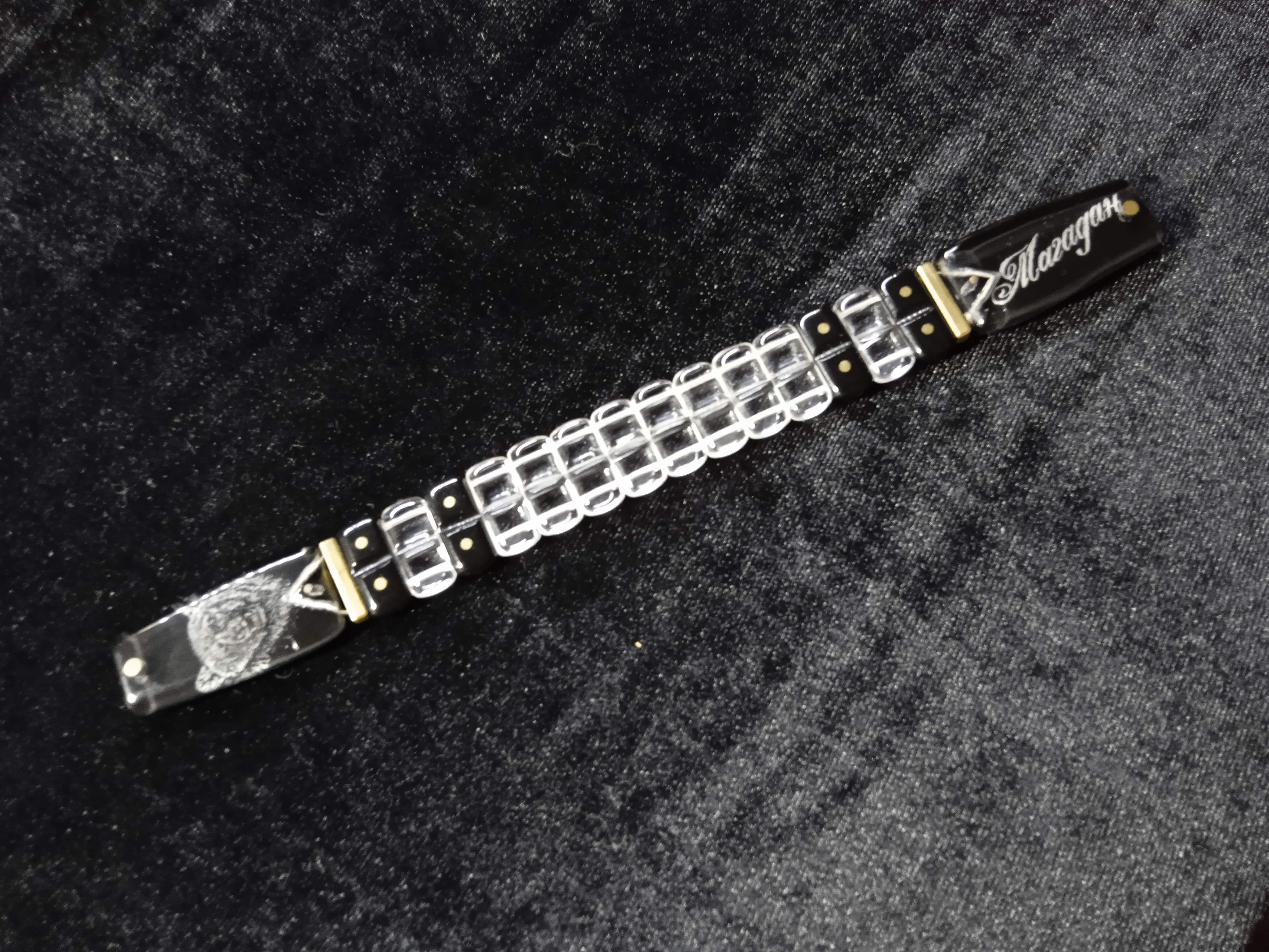 Перекидные чётки из оргстекла,крокодилы с теневой гравировкой медведя и комбинированным звеном.